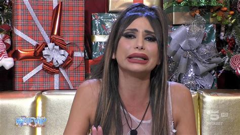 Gf Vip 7 Sarah Altobello Urla Di Dolore Mi Sono Rotta Una Costola