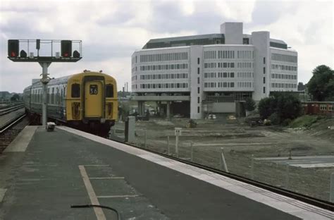 Photo Class 421 Electric Unit Arrives At Reading Railway Station In