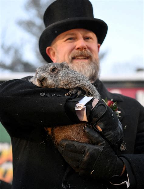 Punxsutawney Phil Throws First Pitch Cardinals Sweep Pirates Yahoo