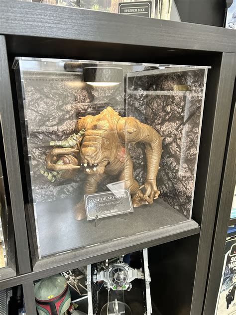 Rancor Pit Collector Displays