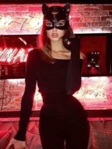 Sexy Catwoman Halloween Costume Ideas For A Purrfect Night Kbeauty