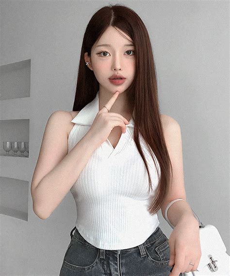 [🔥최저가 핫걸룩🔥] 코렌 홀터넥 카라 나시 밑단 라운드 굴림 골지 나시 에이블리