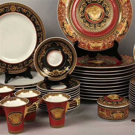 Stellen Sie den Tisch auf Logisch Maryanne Jones versace geschirr set ...