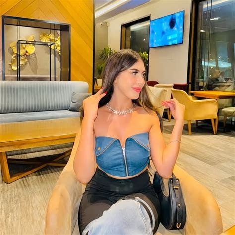 Douaa🪬🖤 Douaaari • Threads Say More