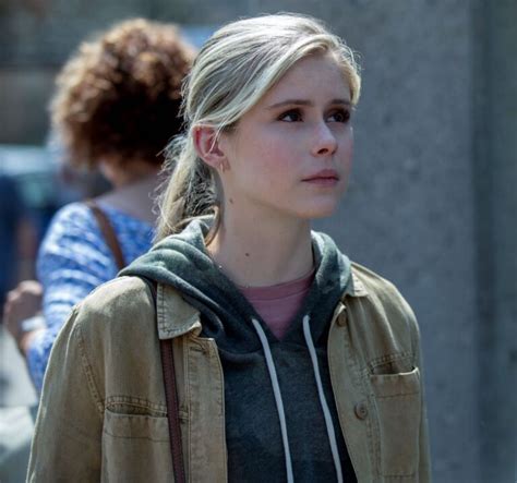 How Old Is Erin Moriarty Starlight Actresses Age Height And History Explained Giant