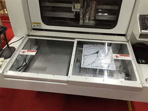 Semi Auto 60000rpm Spindle Pcb Router Machine พร้อมเครื่องดูดฝุ่น 3hp