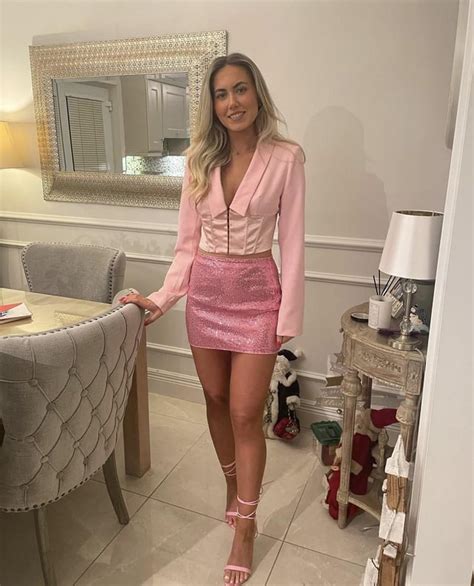 Hannah R Clothedwomen
