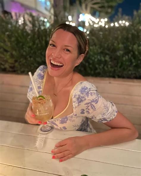 Caroline Morahan Returns Home For Christmas After Celebrating Thanksgiving In America Rsvp Live