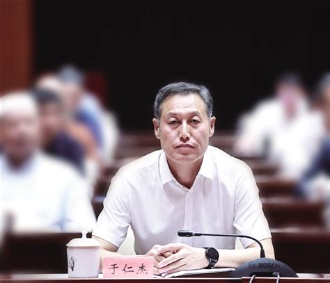 内蒙古日报数字报 于仁杰