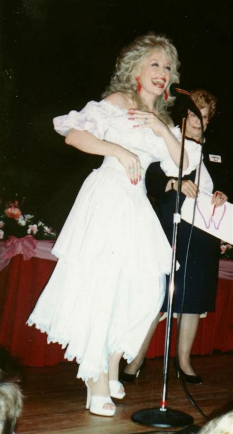 Pin By Khri On Dolly Parton Dolly Parton Dolly Female Singers
