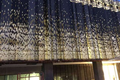 Parabolic And Parametric Façade