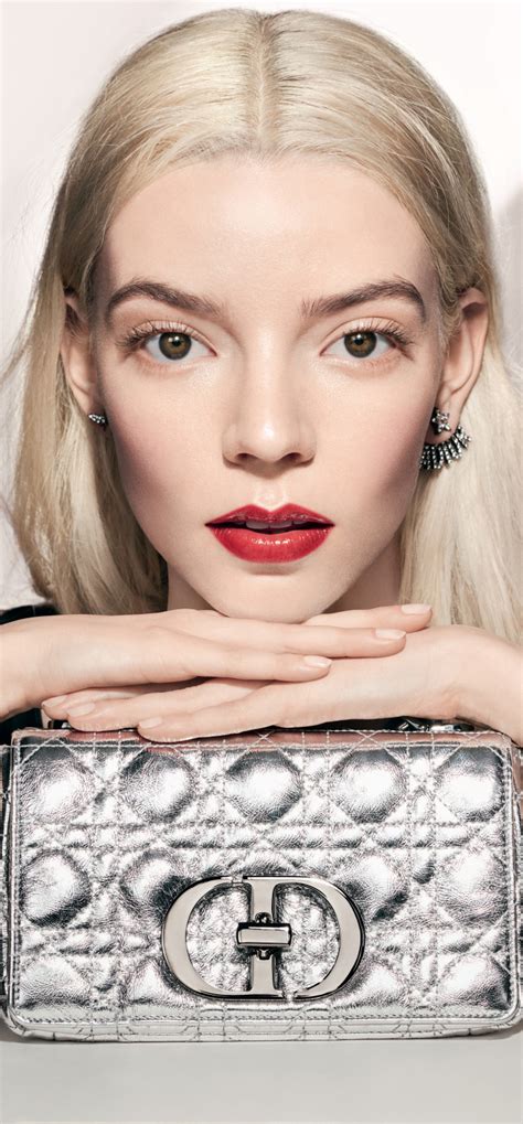 720x1548 Anya Taylor Joy Photoshoot 2022 720x1548 Resolution Wallpaper