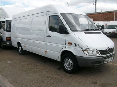 Mercedes Benz 311 Cdi Sprinter Photos Reviews News Specs Buy Car