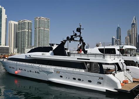 كيفية تأجير و حجز يخت مع عشاء في دبي Seas App