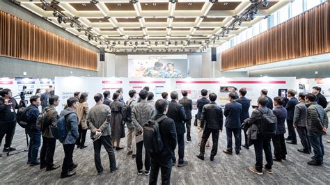 A Display That Stretches By 15 Times Lg Display Has Made It A Reality