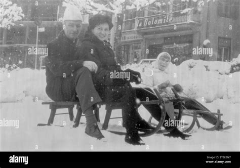 Francis Crick With Wife Odile And Daughter In Italy 7 January 1963