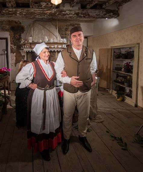 Narodna Nošnja Blago Vodnjana Galižane I Peroja Svjetskiputnikhr