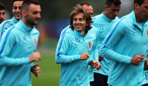Modrić Bewundert Iniesta „vergleiche Machen Mich Stolz