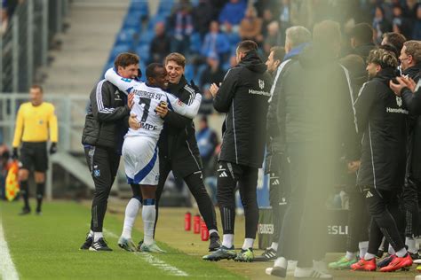 Dompés Jubellauf In Polzins Arme Ein Zeichen An Baumgart