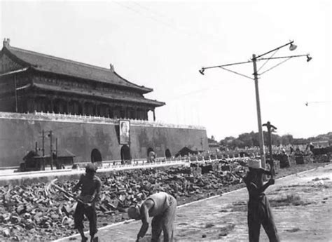 70张老照片回顾1949年开国大典前后的历史画面，部分照片首次公开新浪新闻