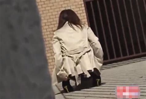 女のうんこ動画 女糞com On Twitter 街角で放尿＆脱糞した女の子を激撮 Archives5018 脱糞・排泄 野外