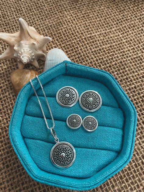 Conjunto Colar Brinco Mandala Bali E Brinco Mini Mandala Bali Ohana