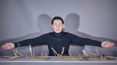 Ontdek Performance Artist Marina Abramovic In Kunstkerk Dijk En Waard Rodi