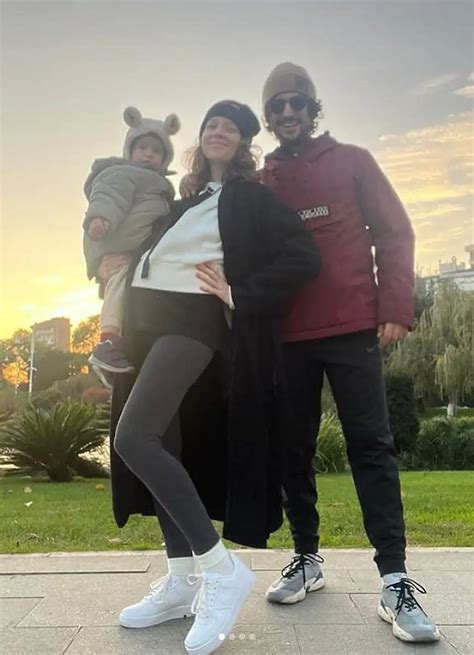 Ece Çeşmioğlu Kimdir