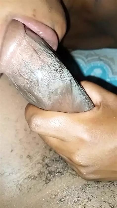 내 큰 자지를 빨아달라고 애원하는 그녀 xHamster