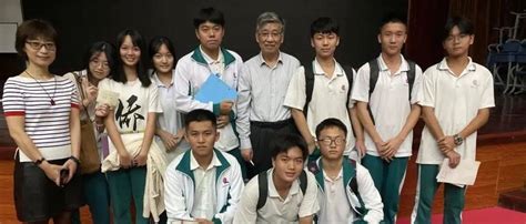 院士助力海南招生组开展 知名教授进中学”活动成像