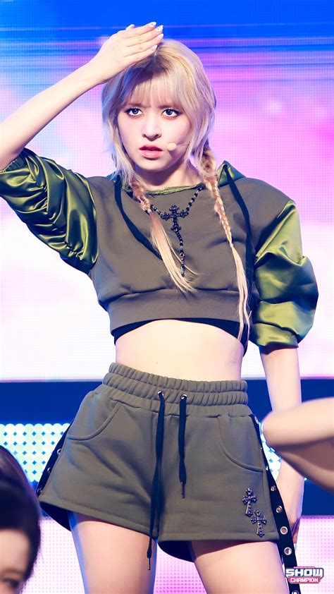 240124 nmixx lily soñar breaker at show champion kpopping
