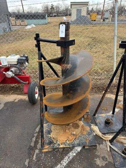 Approx 24 Inch Loweman Auger Hurley Real Estate And Auctions