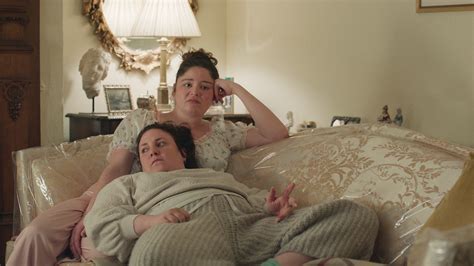 Too Much All The Celebrity Guest Stars In Lena Dunhams Netflix Show