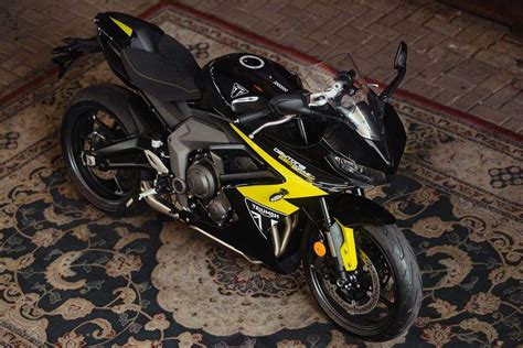 Triumph Daytona 660 Ganha Edição Especial Inspirada Nas Pistas