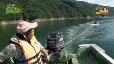 아들 물놀이 시켜주는 어머니 인스티즈 Instiz 이슈 카테고리