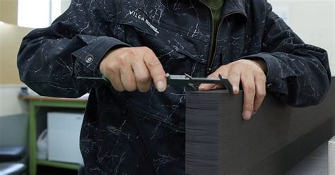 工場制服リニューアルにともなう旧制服の寄付について 株式会社エイ・エム・シィ