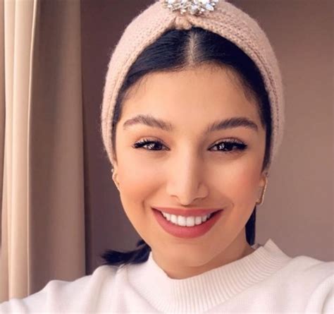 بیوگرافی هلیا گلبین راد دوست دختر کوروش وانتونز عکس های او