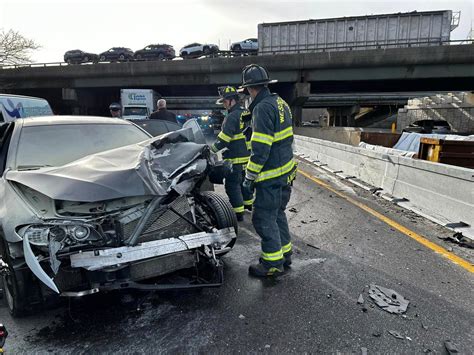 2 People Hospitalized After Multi Car Crash On Mass Pike East In