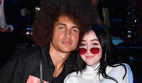 Noah Cyrus Ex Boyfriends The Hardest Part Singers Past Romantic