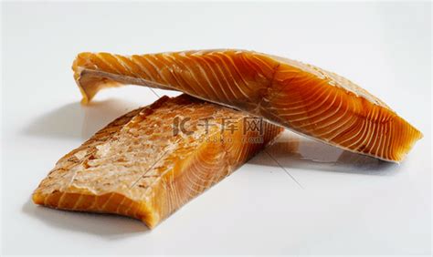 两片和一块热熏星空鲟鱼高清摄影大图 千库网