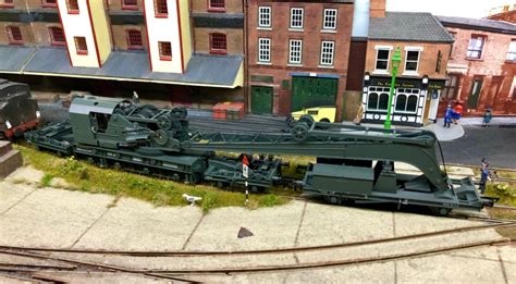 The Bachmann 45t Ransomes And Rapier Steam Crane Arrives On The Quay