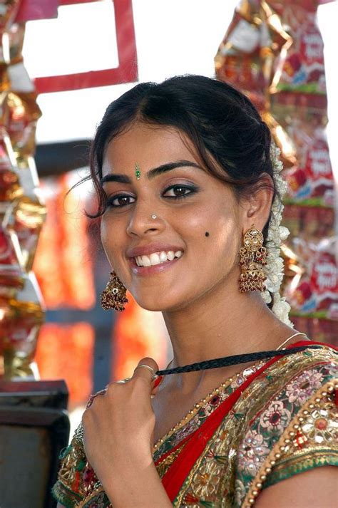 Hot Picture Tamil Actress Genelia In Saree