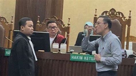 Bantah Jaksa Tom Lembong Makan Gula Rafinasi Di Sidang