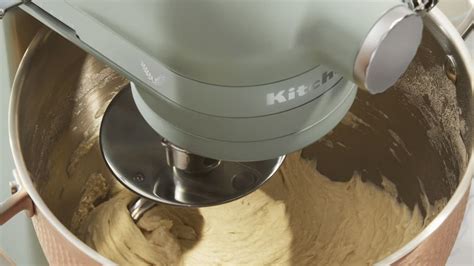 Kitchenaid® Dough Hook Vs Spiral Which To Choose Kitchenaid Us