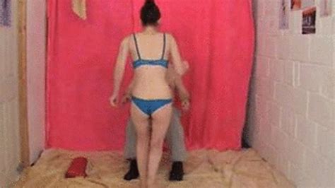 Georgia Knee Drop On Chair Vip Trample Club