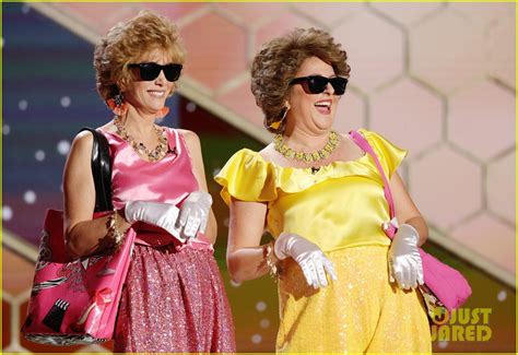 Kristen Wiig And Annie Mumolo Bring Barb And Star To Golden Globes 2021