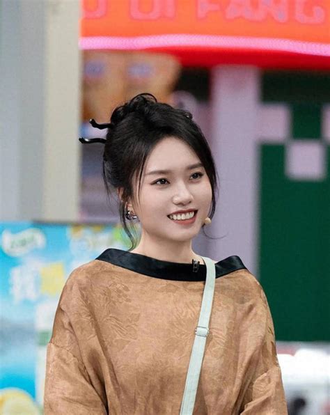 谢田飞回应李雪琴 法院见”：为什么你反诉我的是泄密呢？