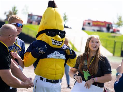 15 Awesome Photos From The Savannah Bananas Milwaukee Visit To