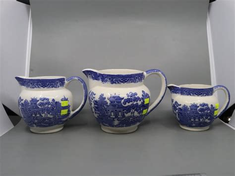 Lot Set Of 3 Graduated Willow Jugs By John Tams Ltdsome Losses