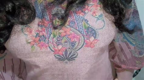 和印度人妻在厨房做爱。 Xhamster